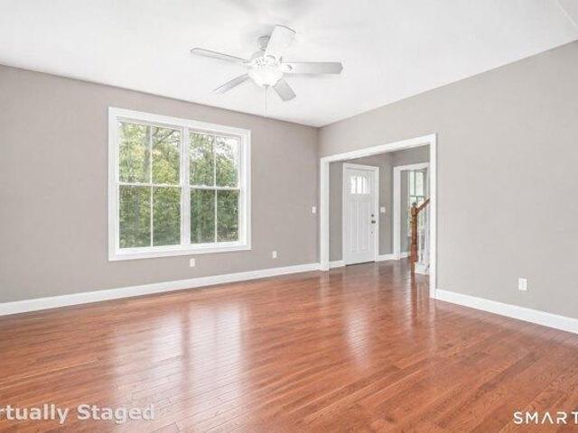 house with 4 bedroom, Bethel CT ES105143065