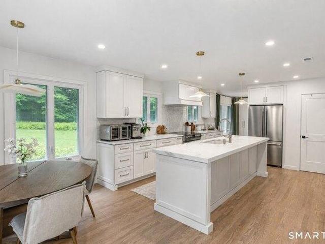 house with 4 bedroom, Bethel CT ES105158111