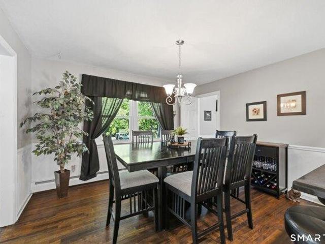 house with 4 bedroom, Bethel CT ES105255105