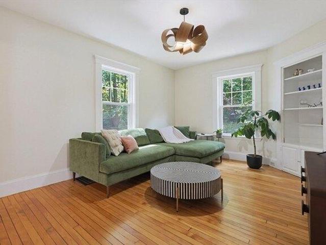 house with 4 bedroom, Beverly MA ES105208241