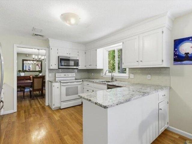 house with 4 bedroom, Beverly MA ES103931171