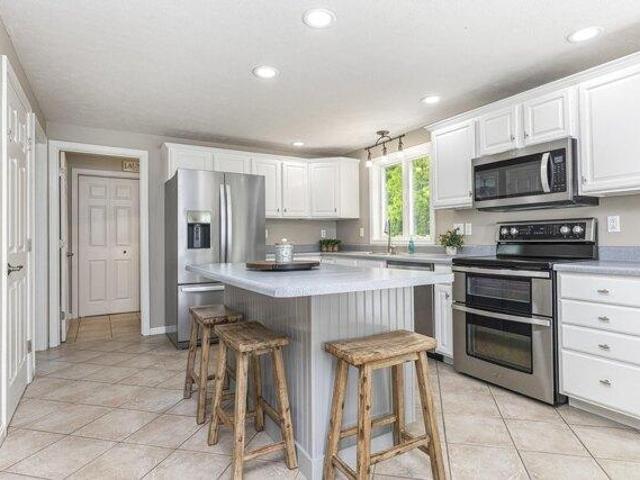 house with 4 bedroom, Biddeford ME ES103035097