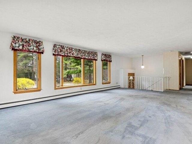 house with 4 bedroom, Billerica MA ES103807327