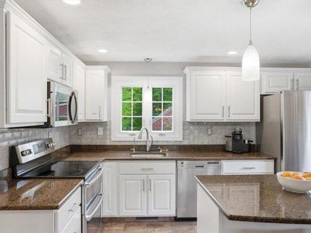 house with 4 bedroom, Billerica MA ES103886732