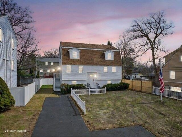 house with 4 bedroom, Billerica MA ES103221108