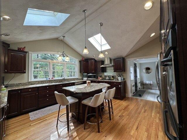 house with 4 bedroom, Billerica MA ES104852938