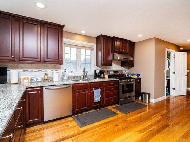 house with 4 bedroom, Billerica MA ES104909136