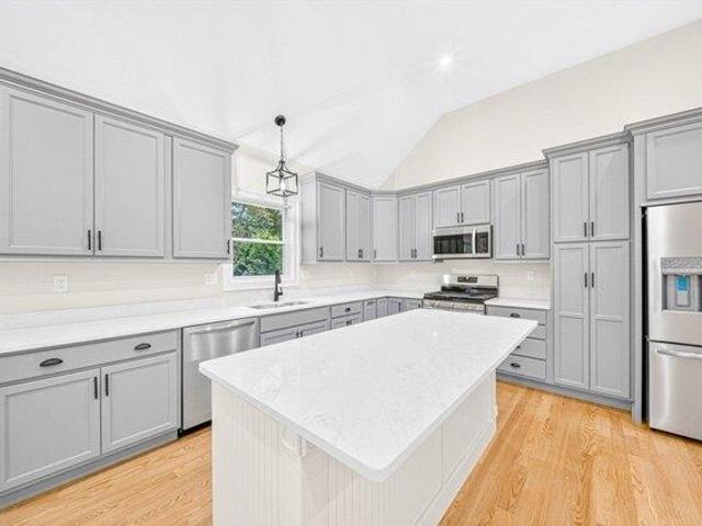 house with 4 bedroom, Billerica MA ES104947119