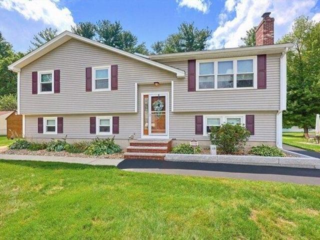 house with 4 bedroom, Billerica MA ES105107491