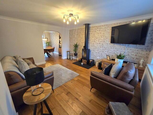 House With 4 Bedroom Birchgrove Birchgrove DS88442774