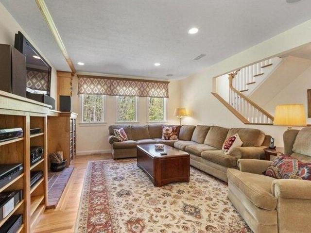 house with 4 bedroom, Bolton MA ES103431651