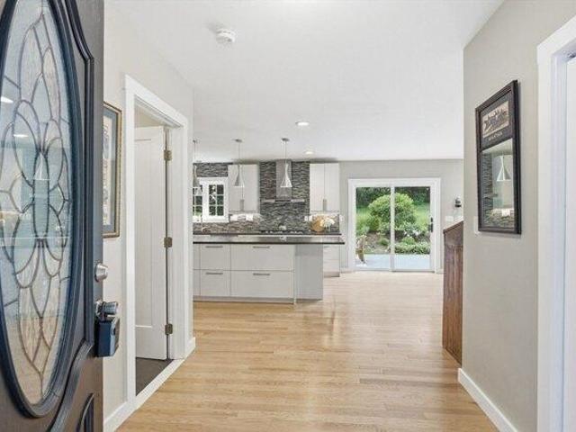 house with 4 bedroom, Bolton MA ES104010198