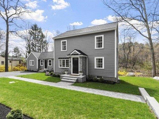 house with 4 bedroom, Bolton MA ES104011495