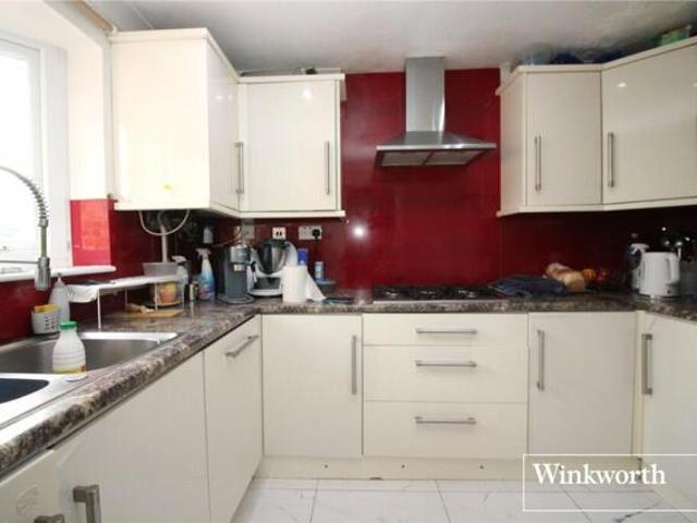 House With 4 Bedroom Borehamwood Hertfordshire ES87696357
