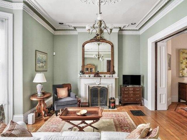house with 4 bedroom, Boston MA DLS102256908