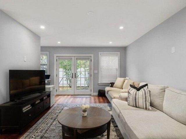 house with 4 bedroom, Boston MA DS102477439