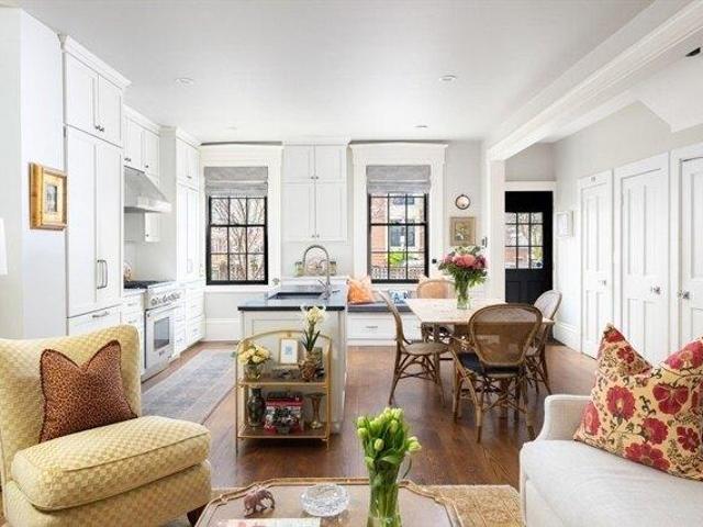 house with 4 bedroom, Boston MA ES103499848