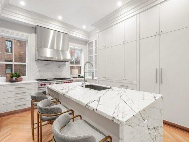 house with 4 bedroom, Boston MA ES103072212