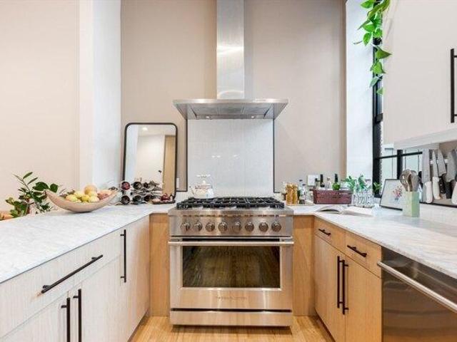house with 4 bedroom, Boston MA ES103099274
