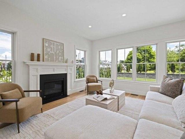 house with 4 bedroom, Boston MA ES104568349