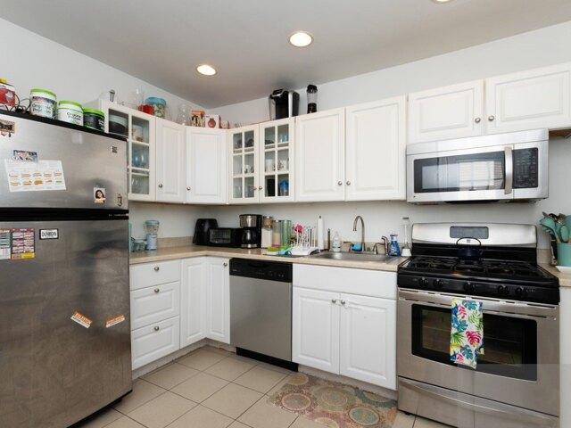 house with 4 bedroom, Boston MA ES104649925