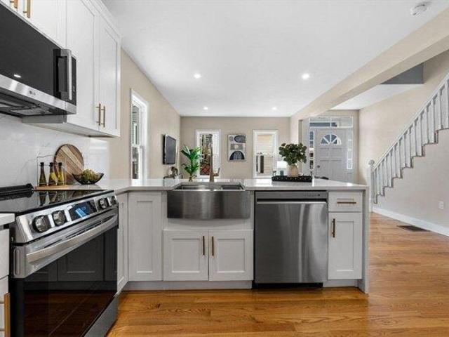 house with 4 bedroom, Boston MA ES104762351