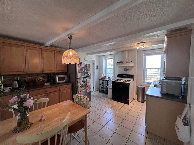 house with 4 bedroom, Boston MA ES104835578