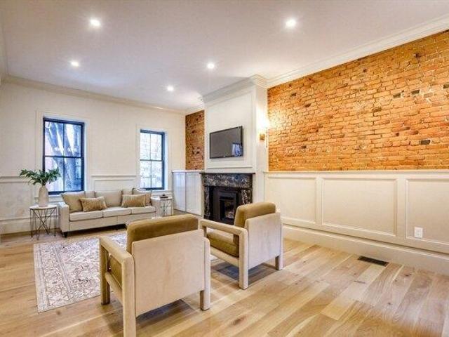house with 4 bedroom, Boston MA ES104869870