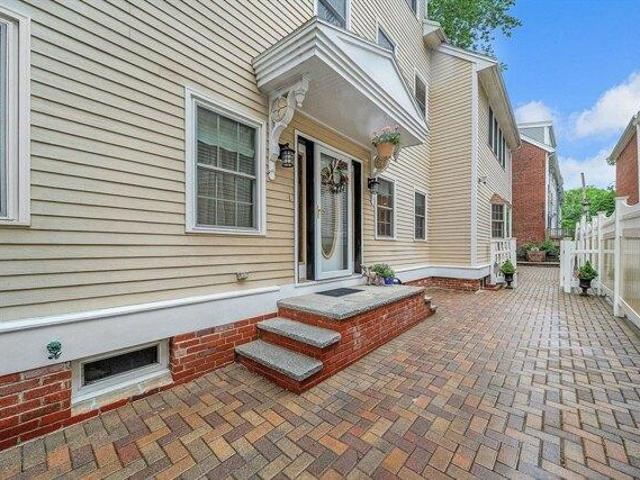house with 4 bedroom, Boston MA ES104234035