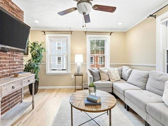 house with 4 bedroom, Boston MA ES104329815