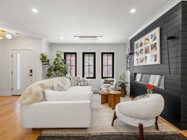 house with 4 bedroom, Boston MA ES105040845