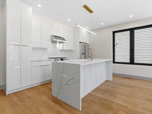 house with 4 bedroom, Boston MA ES105059430