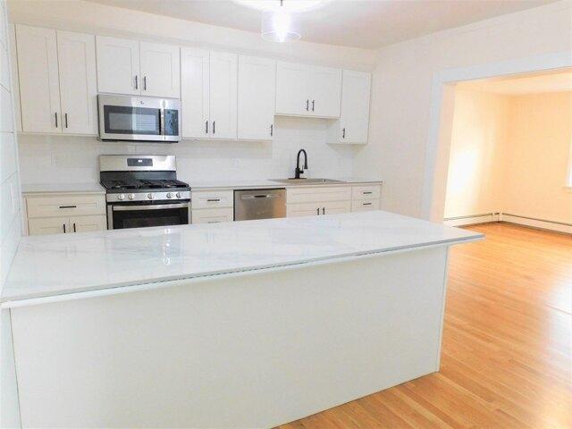 house with 4 bedroom, Boston MA ES105095373