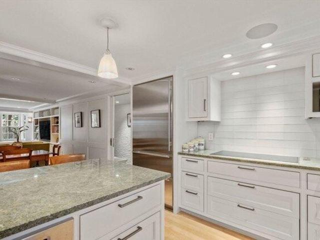 house with 4 bedroom, Boston MA ES105114180