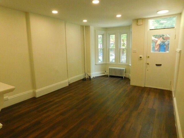 house with 4 bedroom, Boston MA ES105117346