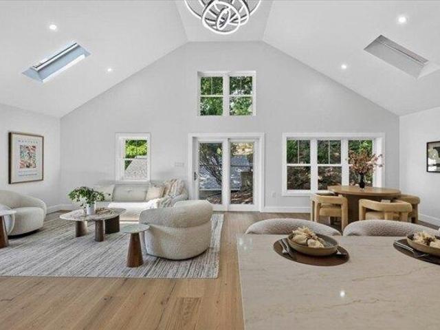 house with 4 bedroom, Boston MA ES105127446