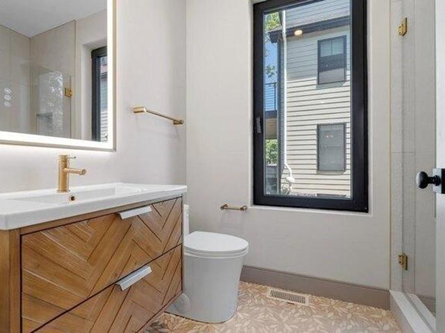 house with 4 bedroom, Boston MA ES105140980
