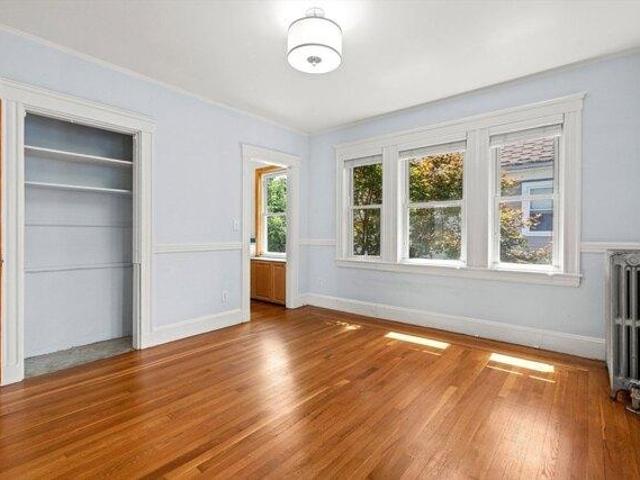 house with 4 bedroom, Boston MA ES105207197