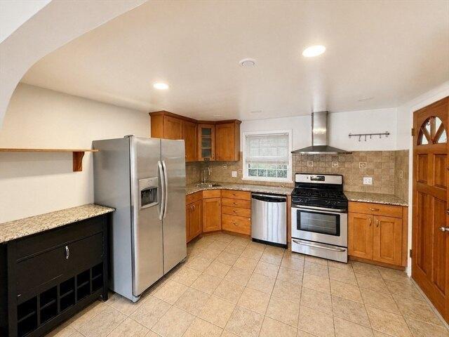 house with 4 bedroom, Boston MA ES105316183