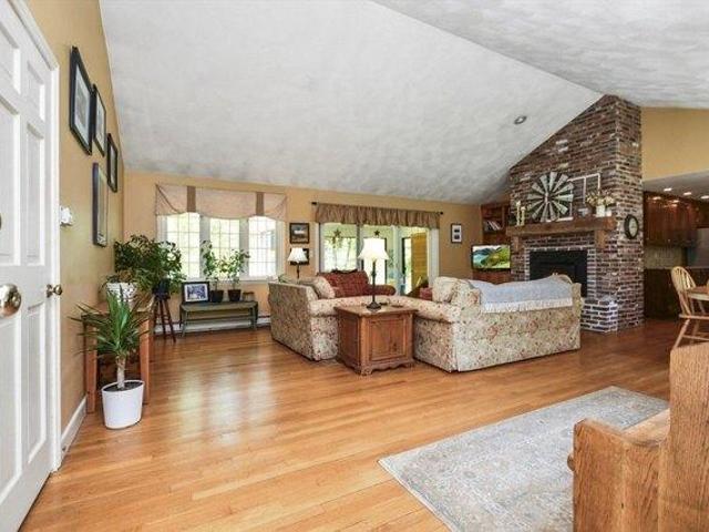 house with 4 bedroom, Boxford MA DLS102412545