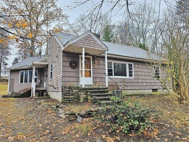 house with 4 bedroom, Boylston MA DS104151592