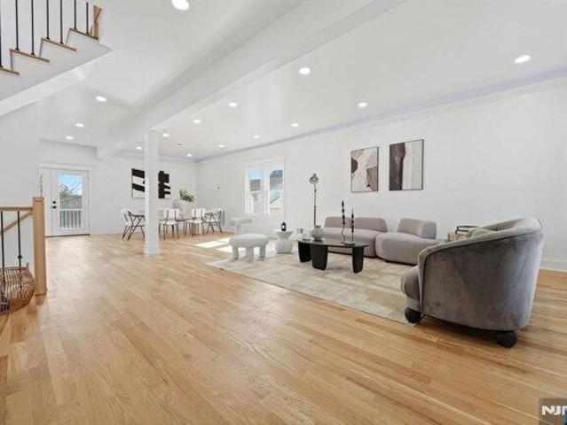 house with 4 bedroom, Bloomfield NJ DLS101746960
