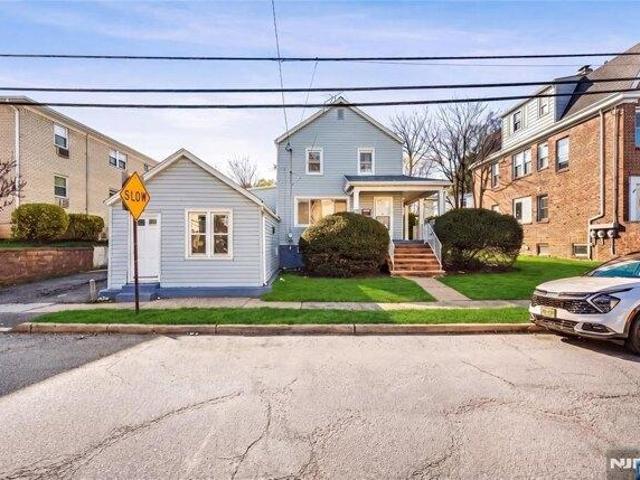 house with 4 bedroom, Bloomfield NJ DLS102477254