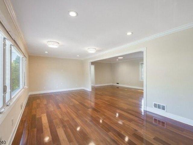 house with 4 bedroom, Bloomfield NJ DLS103125333