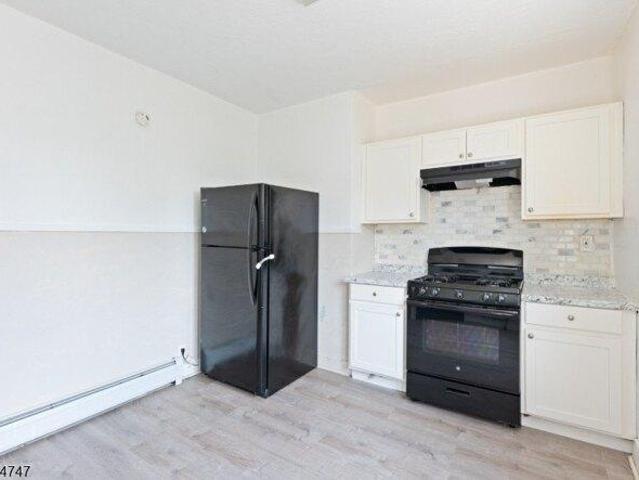 house with 4 bedroom, Bloomfield NJ ES104234120