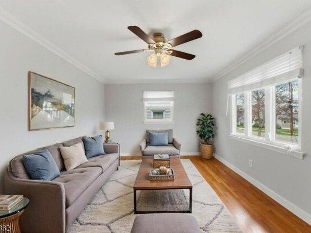 house with 4 bedroom, Bloomfield NJ ES104331824