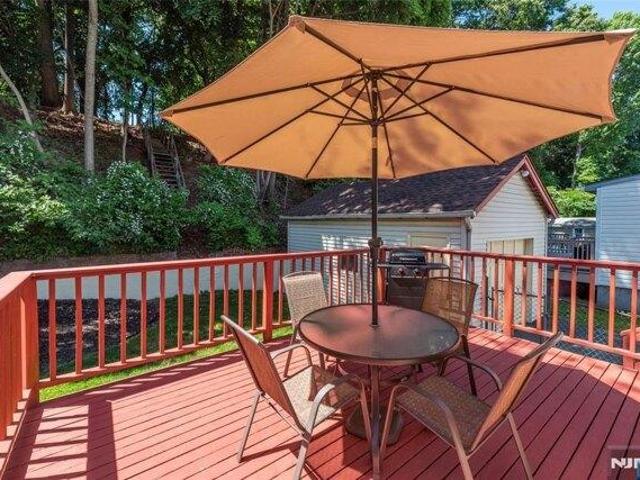 house with 4 bedroom, Bloomfield NJ ES104351364