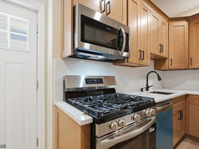 house with 4 bedroom, Bloomfield NJ ES104444914