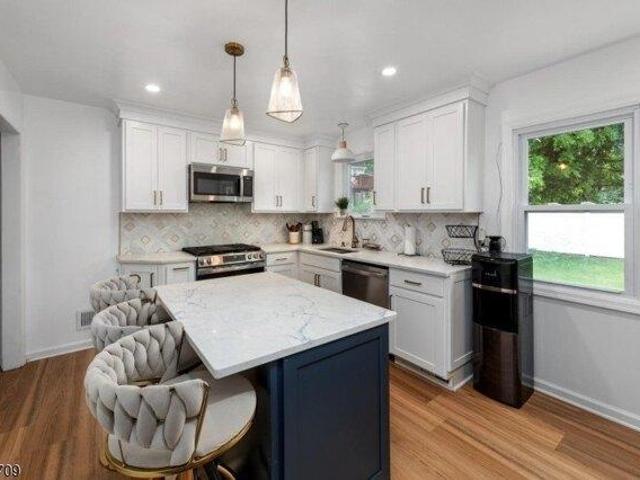house with 4 bedroom, Bloomfield NJ ES104850971