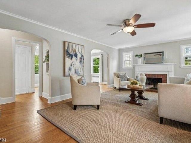 house with 4 bedroom, Bloomfield NJ ES105206394